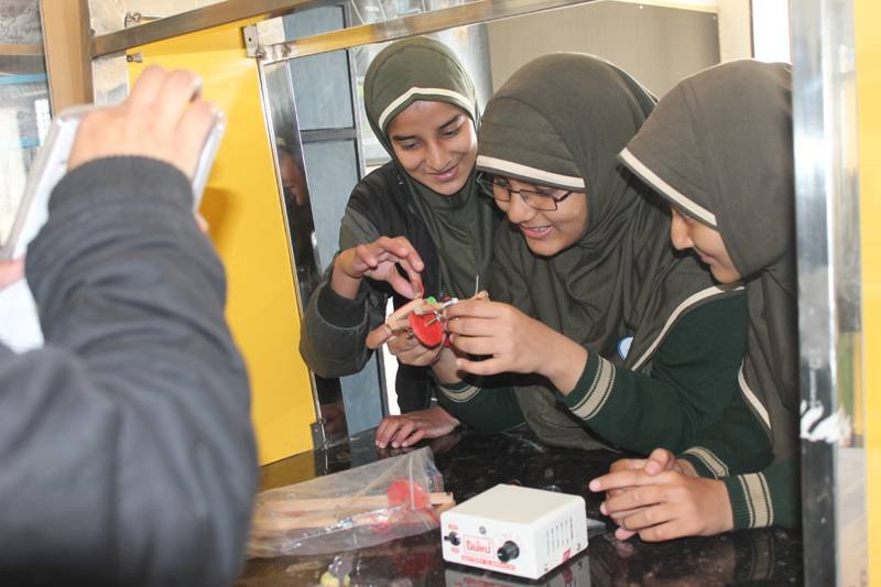 Laboratories - ISLAMIC MISSION SCHOOL ALIGARH